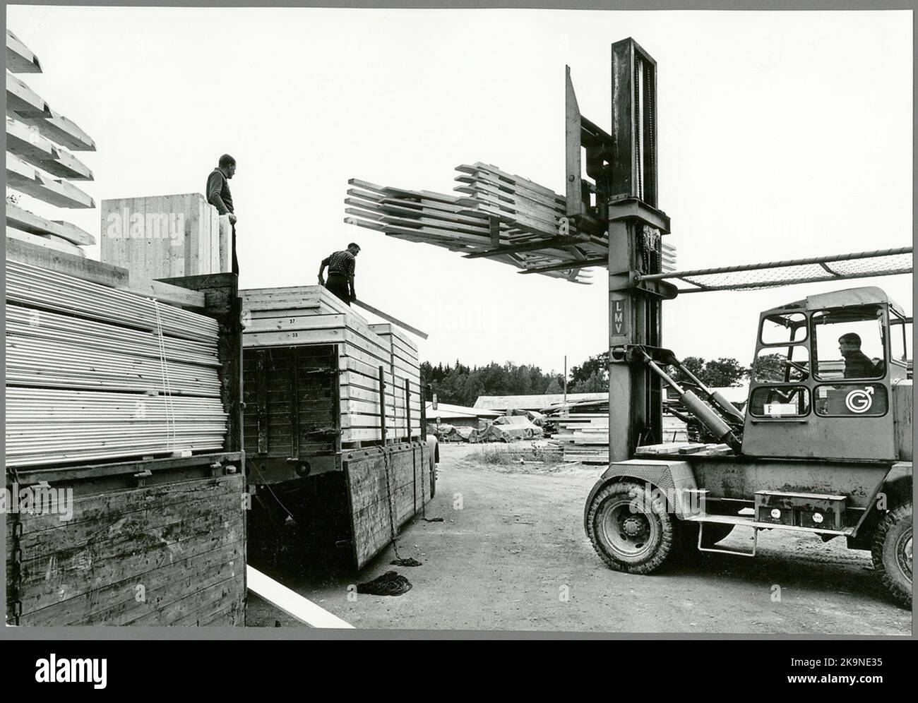 Loading the wood hi-res stock photography and images - Alamy