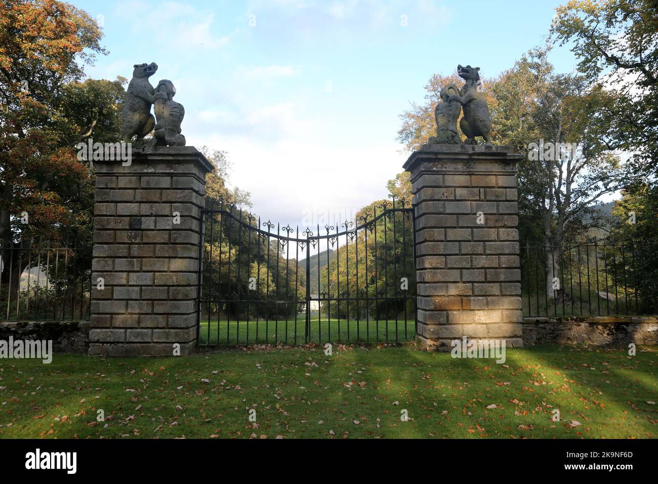 The Bear Gates of Traquair. Traquair House,Scottish Borders, Scotland ...