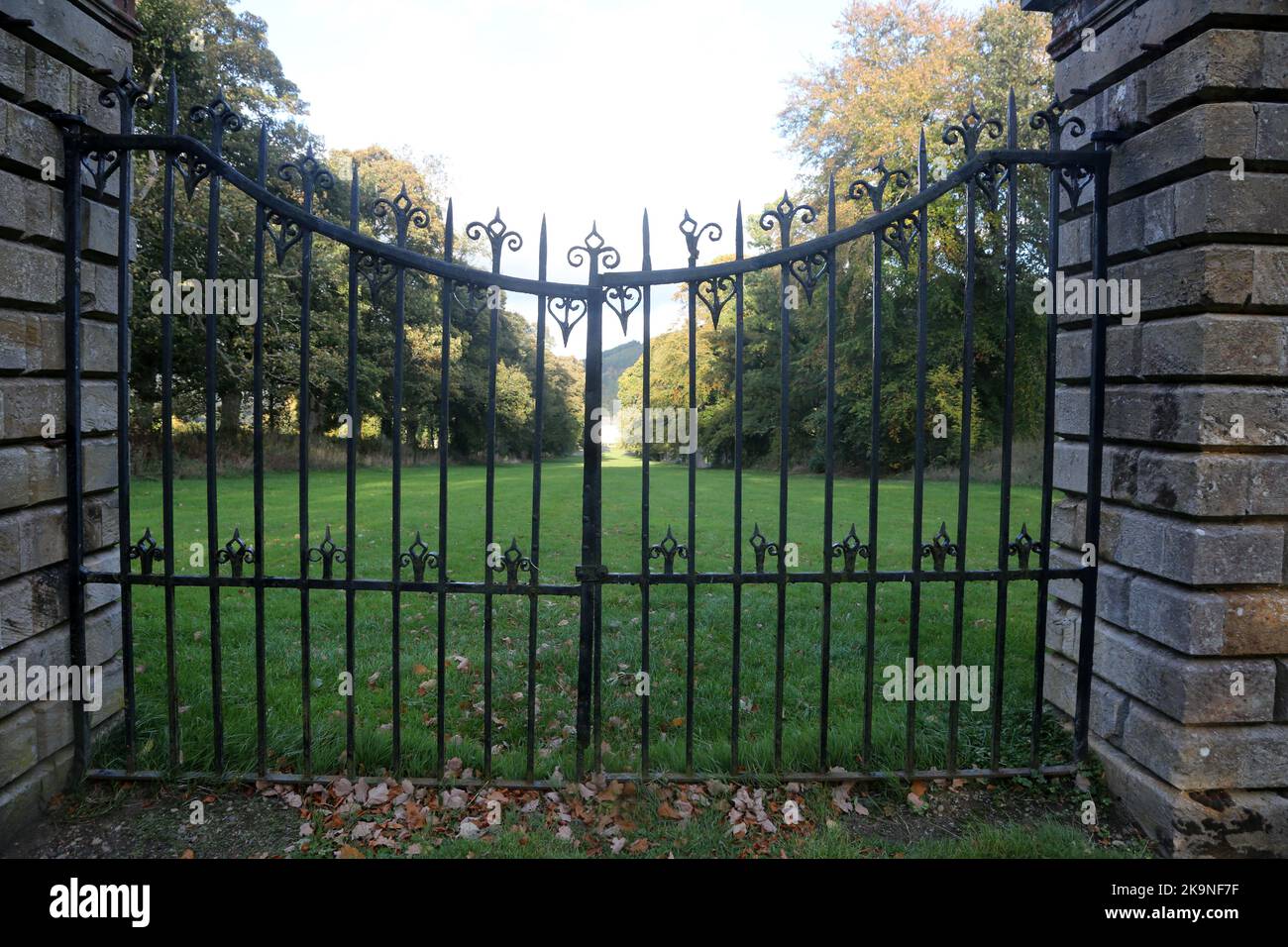 The Bear Gates of Traquair. Traquair House,Scottish Borders, Scotland ...