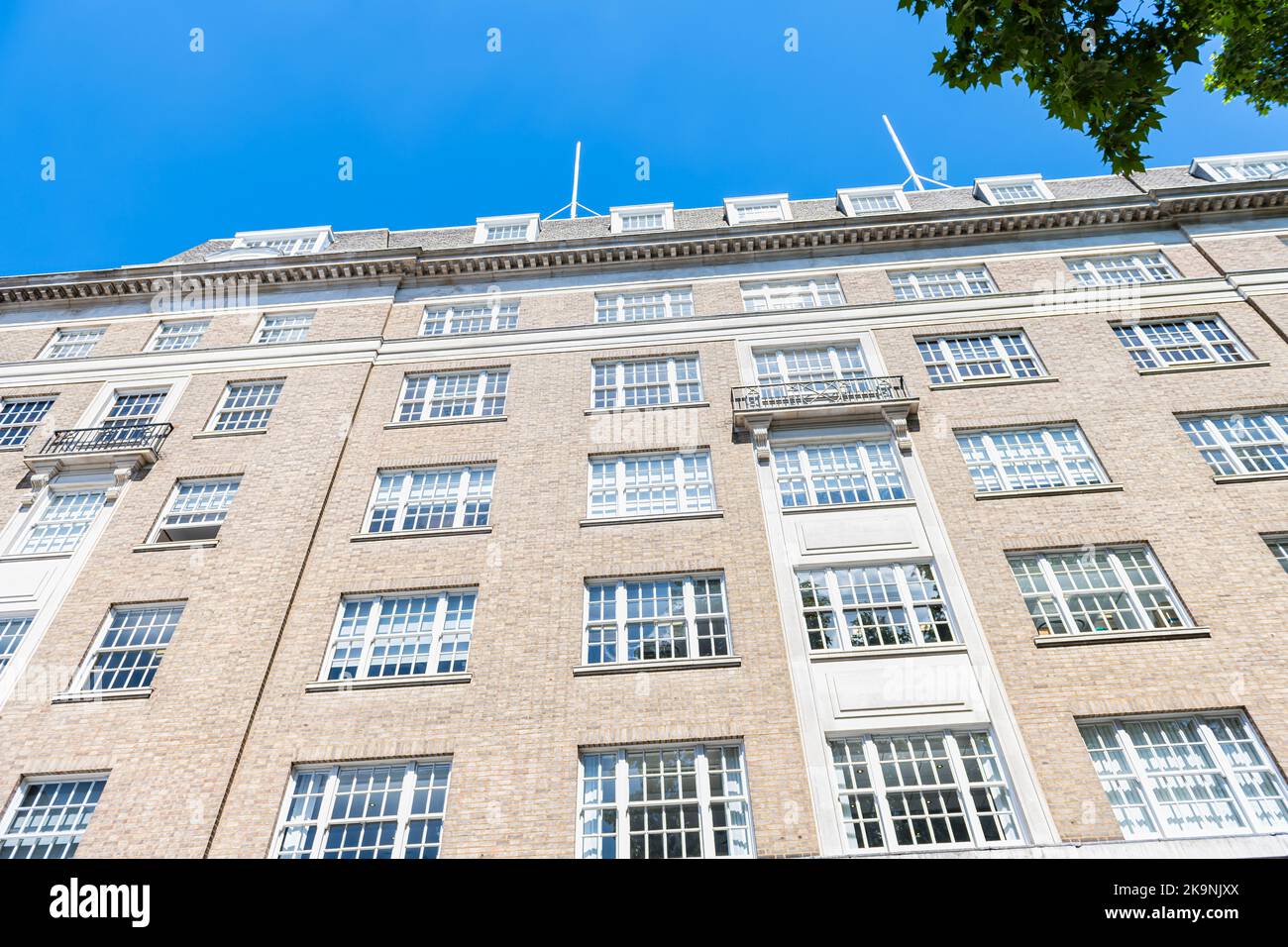 Looking up georgian house exterior hi-res stock photography and images ...