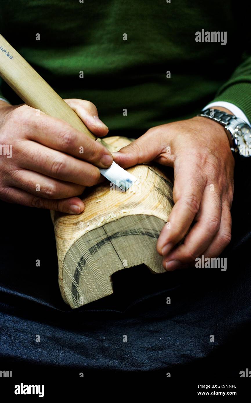 Noh mask carving hi-res stock photography and images - Alamy