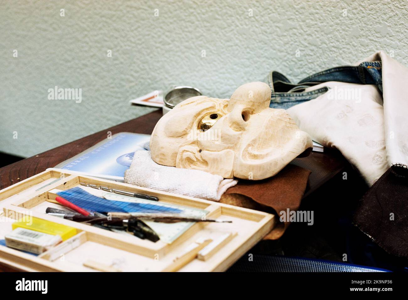 Noh mask carving hi-res stock photography and images - Alamy