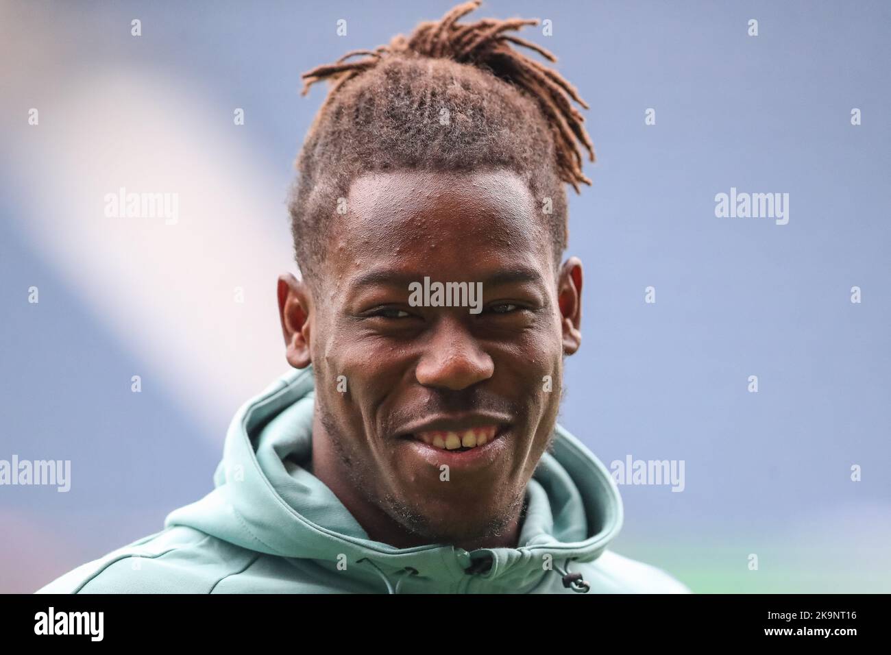 Brandon Thomas-Asante #21 of West Bromwich Albion arrives ahead of the ...