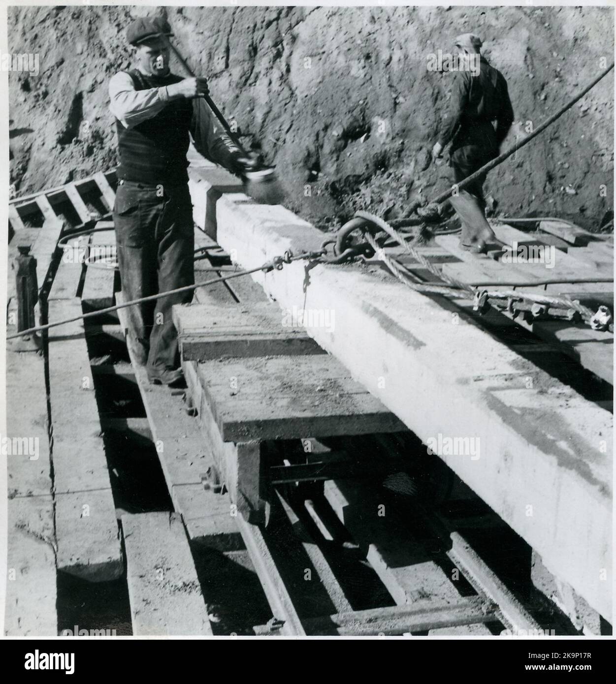The pile on the road port building in Skövde is brushed off for ...