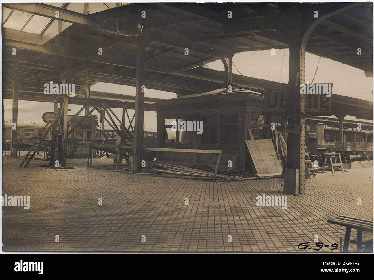 Platform building at Gothenburg station Stock Photo - Alamy