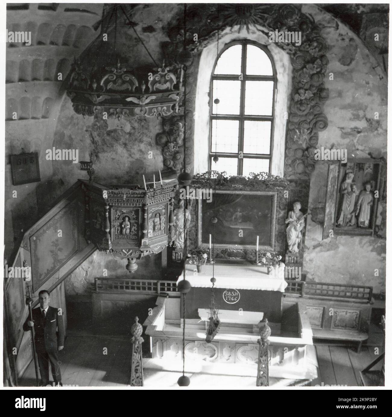 Old church services hi-res stock photography and images - Alamy
