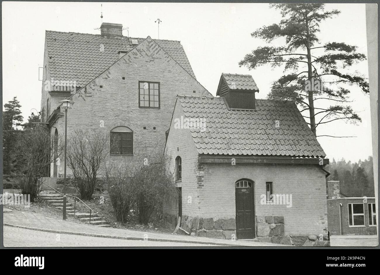 Stuvsta station house Stock Photo - Alamy