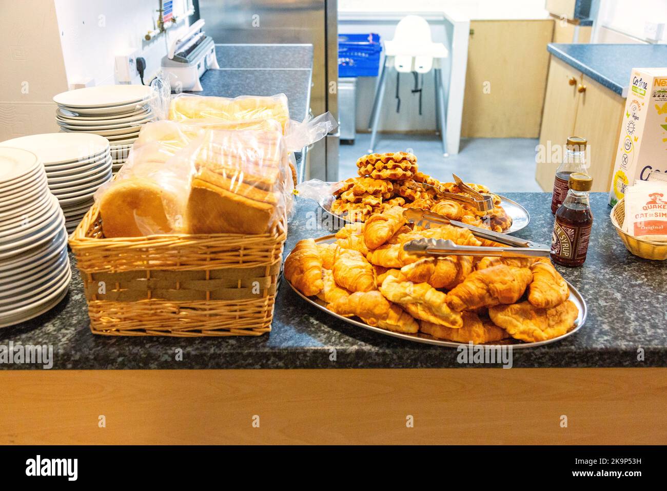 Breakfast buffet at the Glasgow Youth Hostel, 7-8 Park Terrace, Glasgow ...