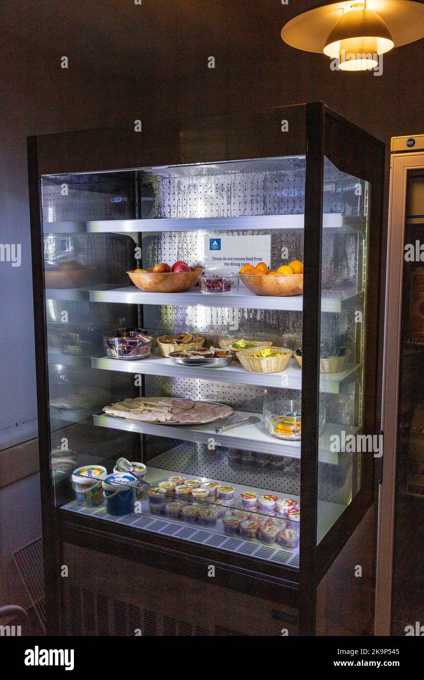 Breakfast buffet at the Glasgow Youth Hostel, 7-8 Park Terrace, Glasgow ...