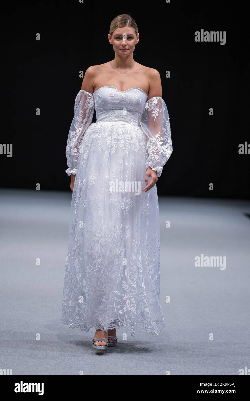 Lily torres couture hi-res stock photography and images - Alamy