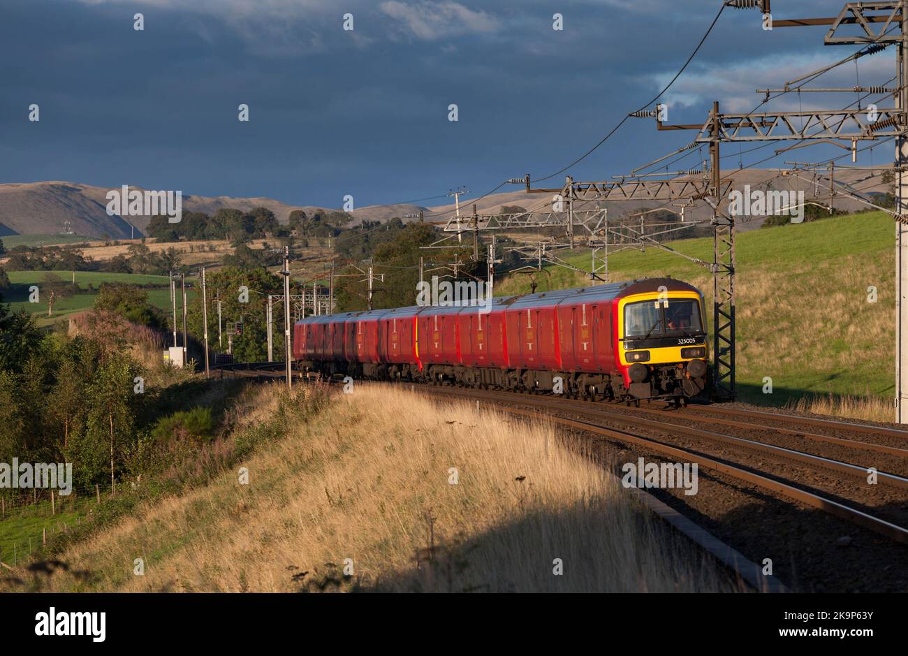 Mail train on wcml hi-res stock photography and images - Alamy