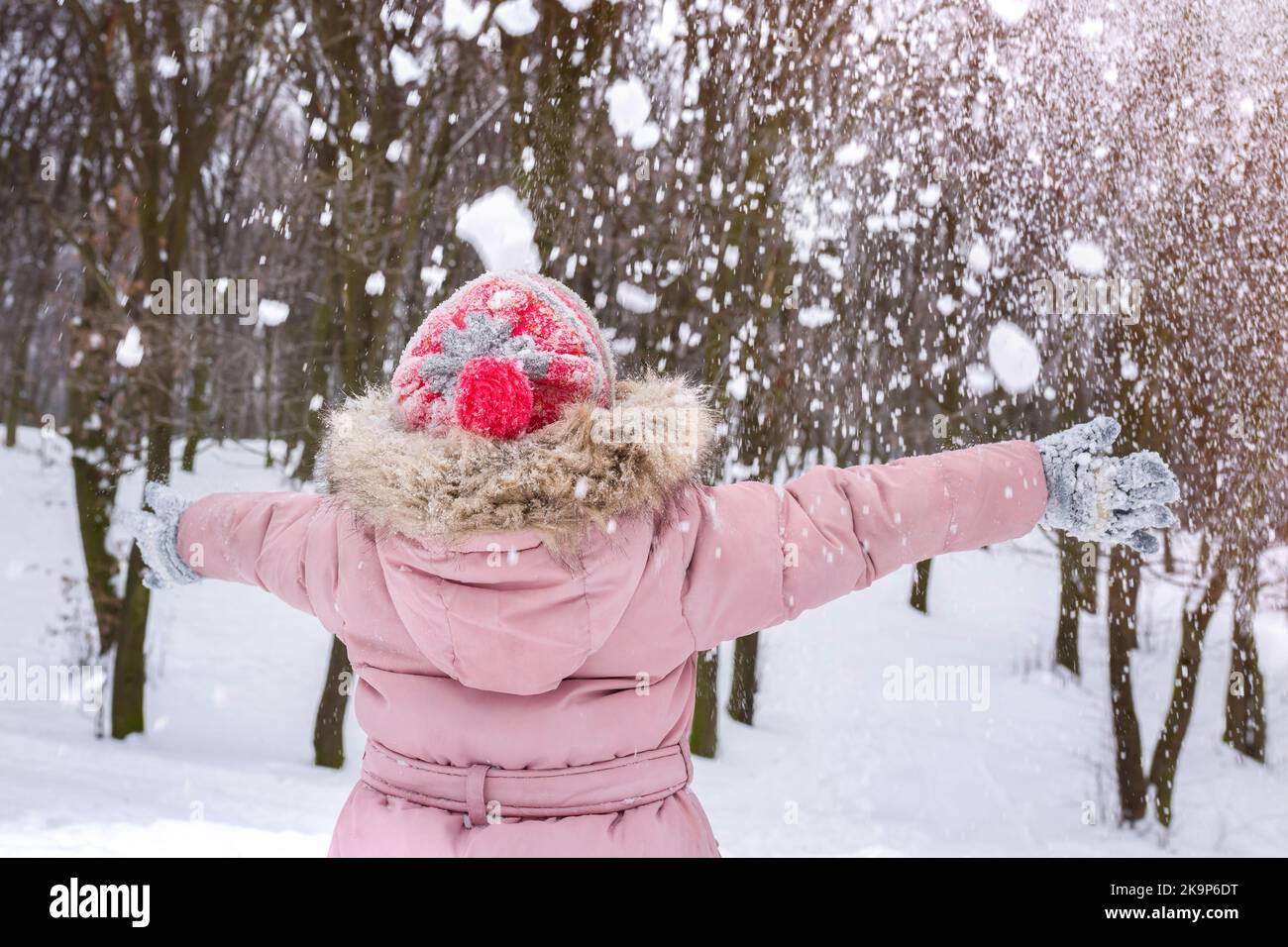 Back view child hi-res stock photography and images - Alamy