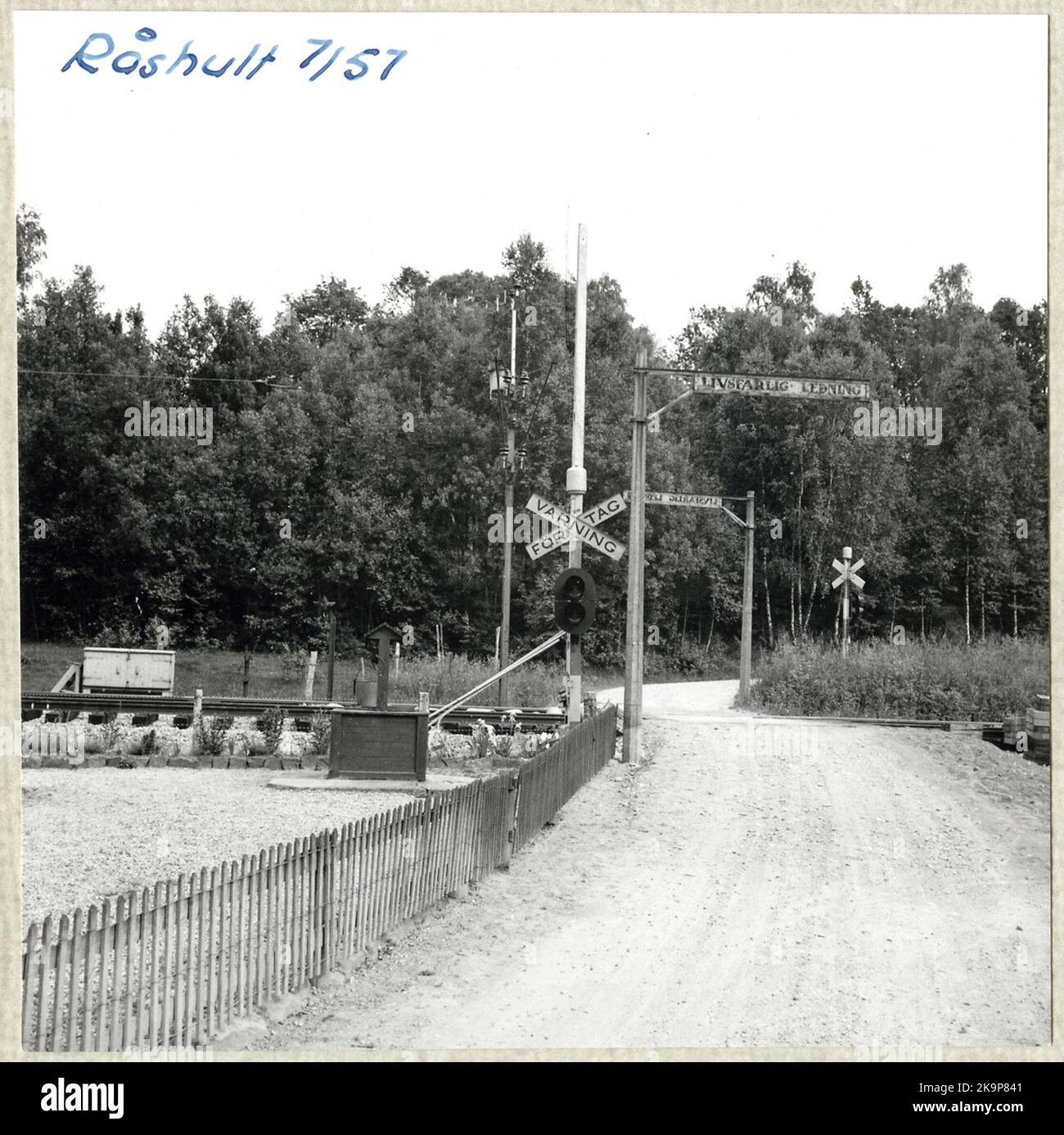 Railway crossing in Råshult, on the route between Diö and Möckeln Stock ...