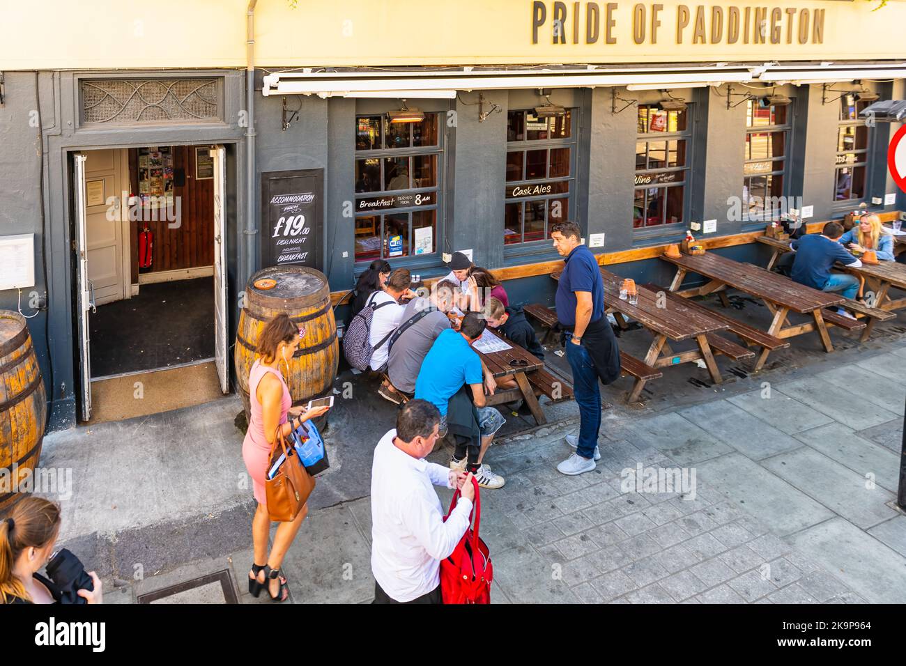 Alcohol drink park bench hi-res stock photography and images - Alamy