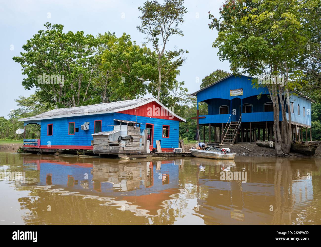Floating houses built to combat seasonal flooding along the Amazon ...