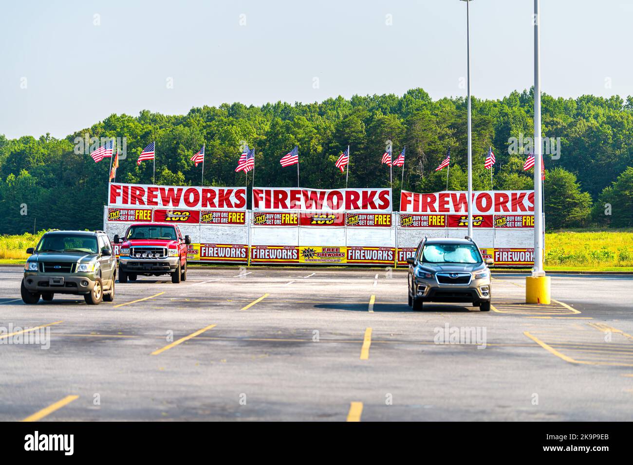Fireworks store hi-res stock photography and images - Alamy