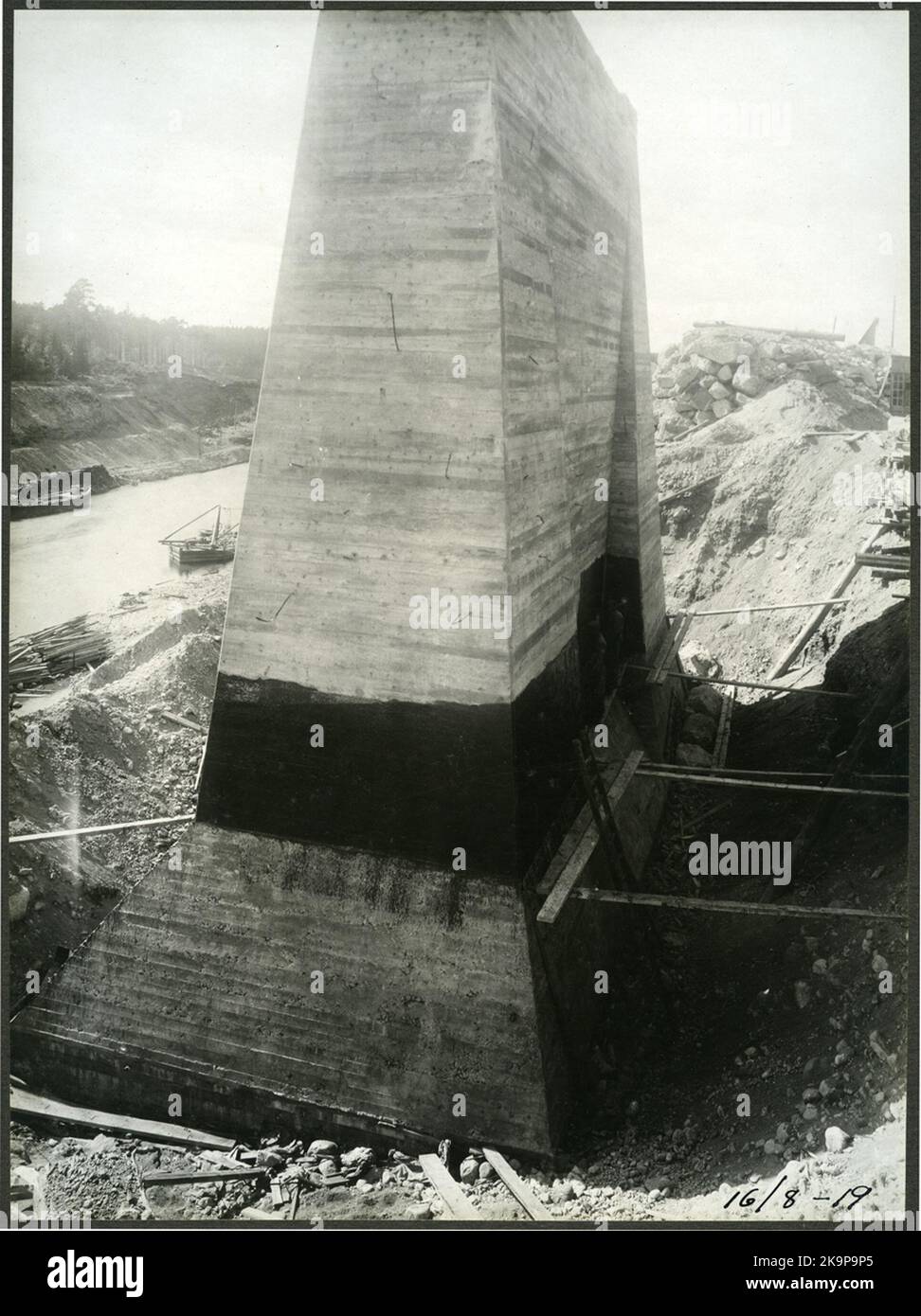 Bridge construction of Södertälje canal. Rönninge-Stream Double-track ...