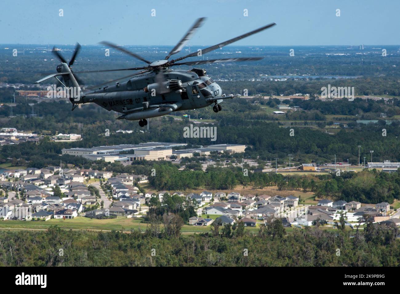 A CH-53E Super Stallion assigned to Marine Heavy Helicopter Training ...