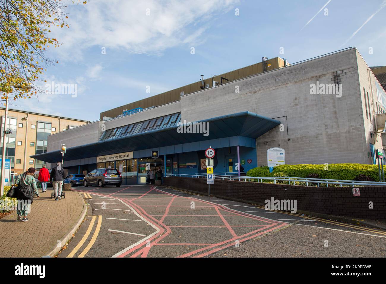 Main entrance to Croyden University Hospital Stock Photo - Alamy