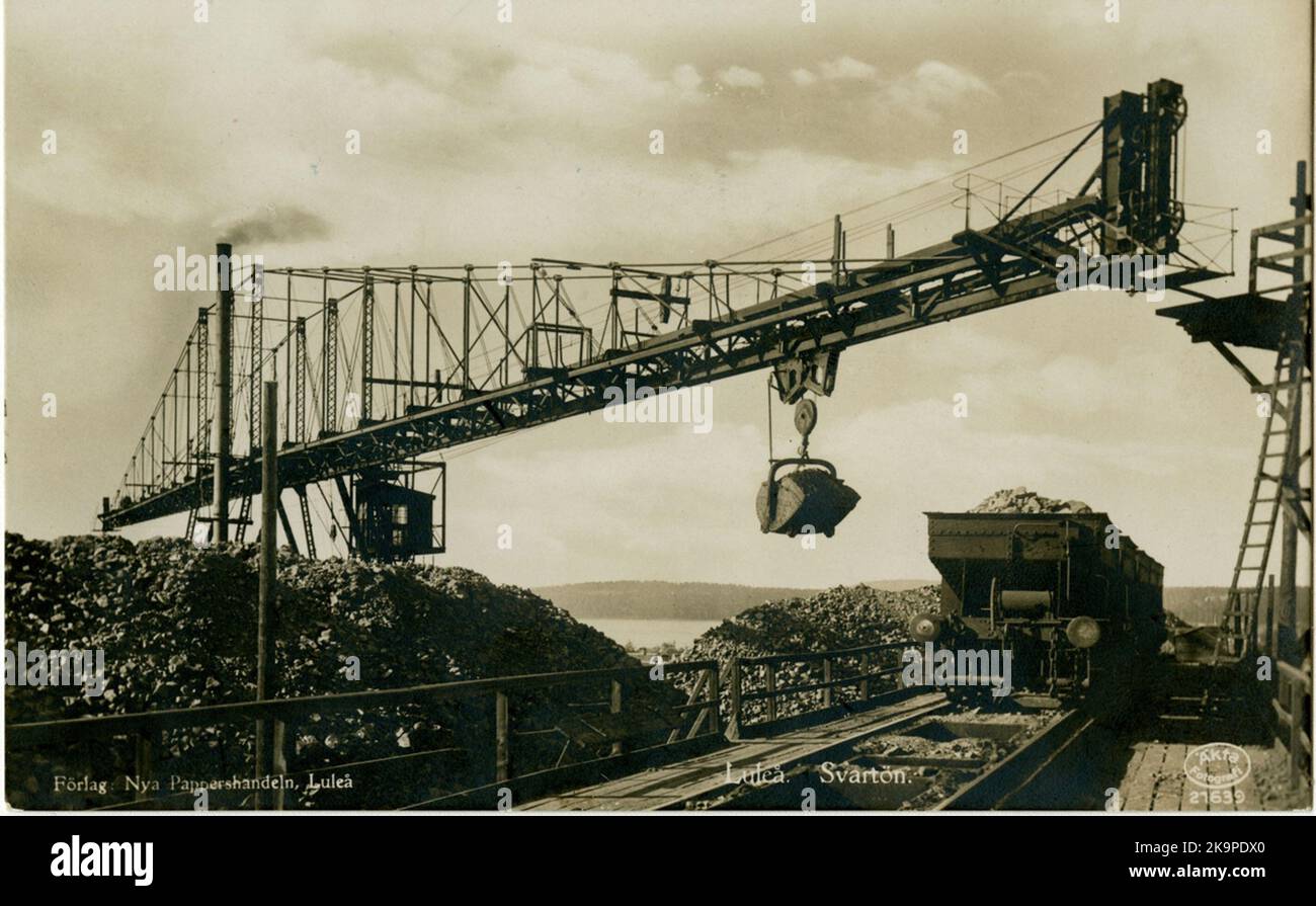 The ore loading in Luleå. The Freja crane, the steam -driven rotatable ...