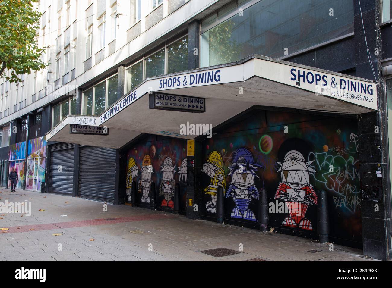 Croyden North High Street with people and Trams Stock Photo - Alamy