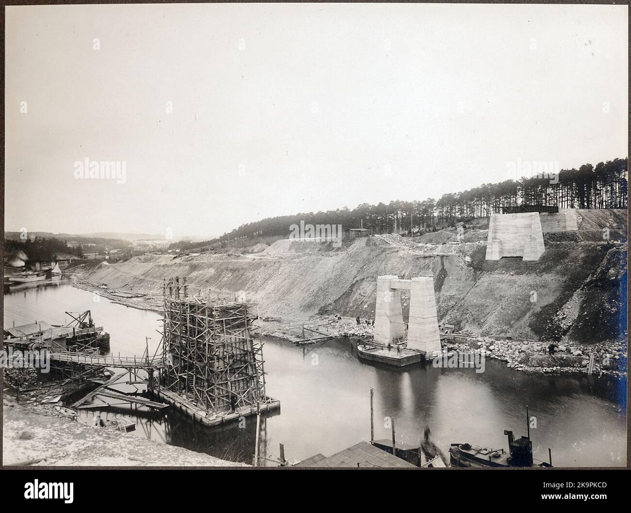 Casting for bridge foundation Stock Photo - Alamy