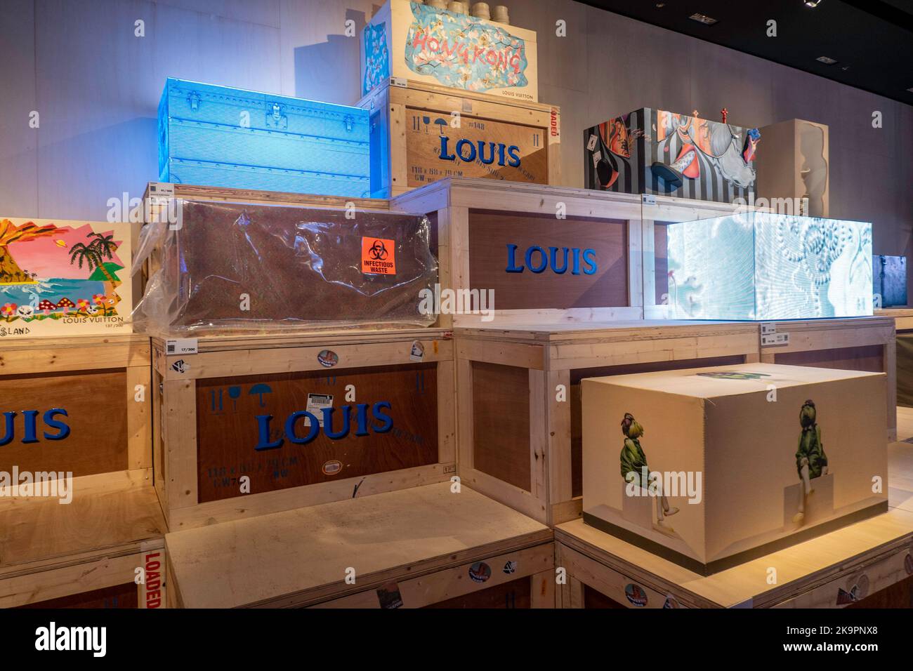 Louis Vuitton’s “200 TRUNKS, 200 VISIONARIES: THE EXHIBITION” in New ...