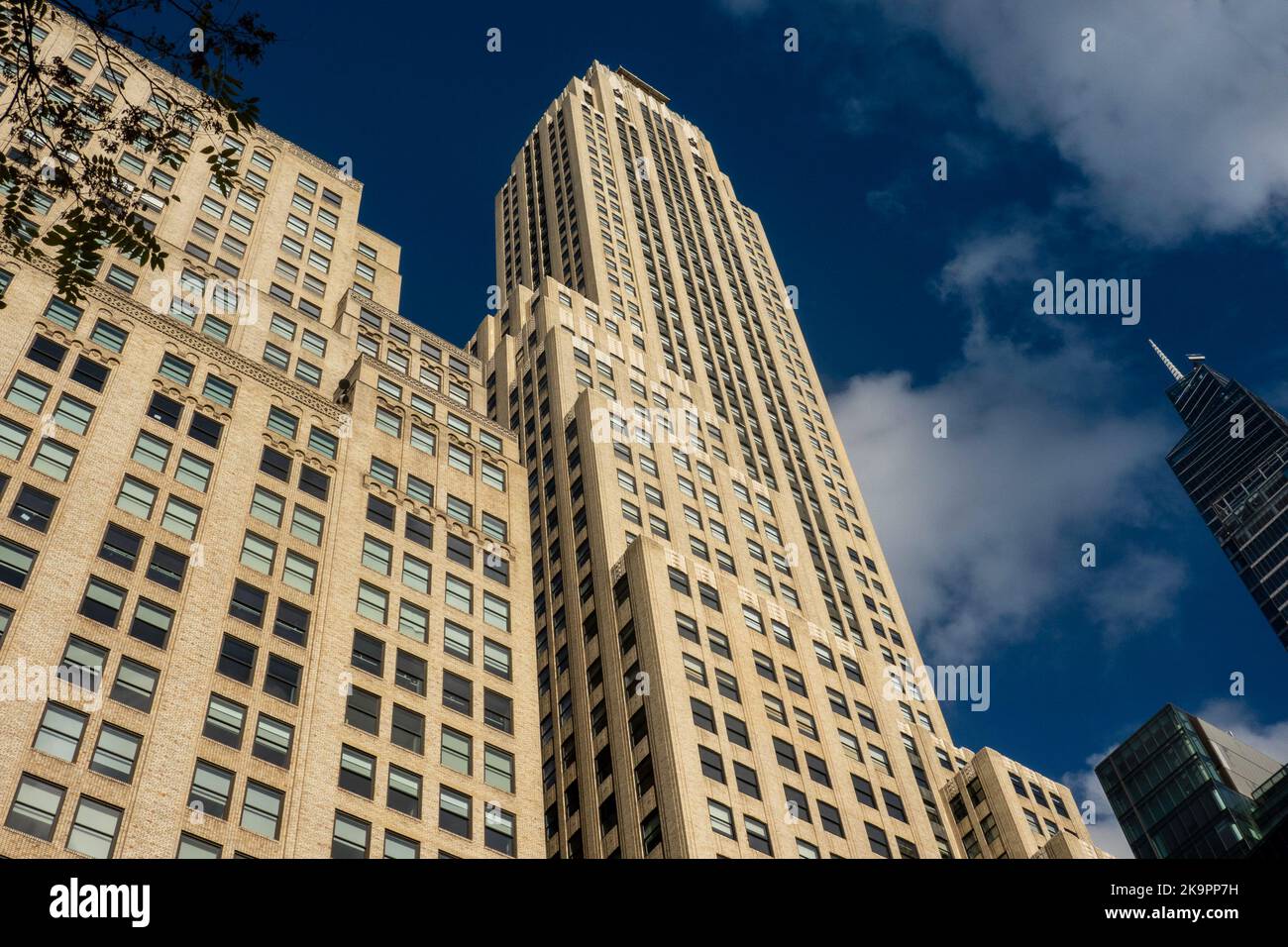 500 Fifth Avenue is an Art Deco style office building in New York City ...