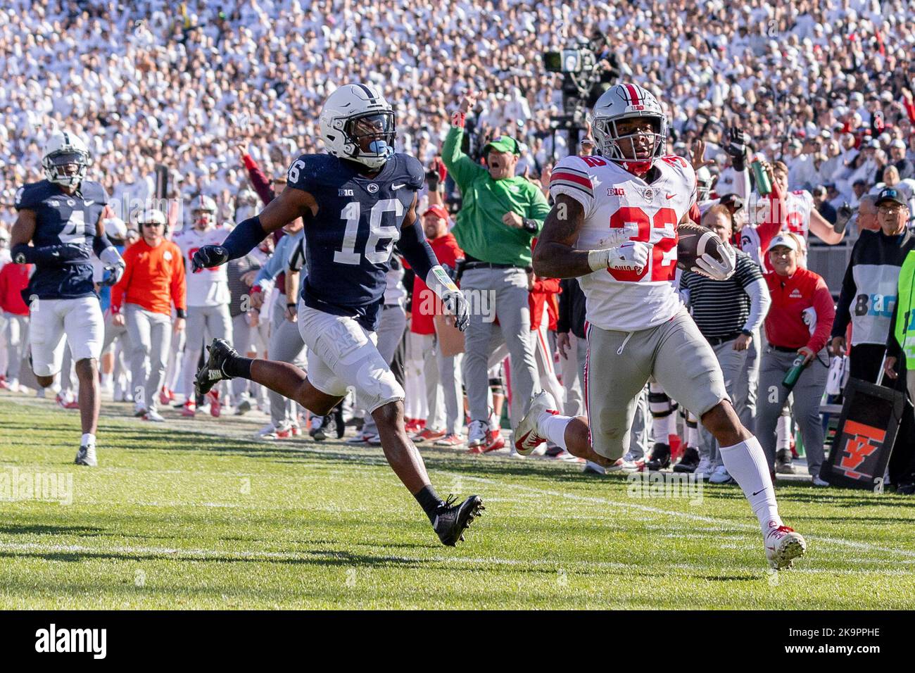 University Park, Pennsylvania, USA. 29th Oct, 2022. Ohio State Buckeyes ...