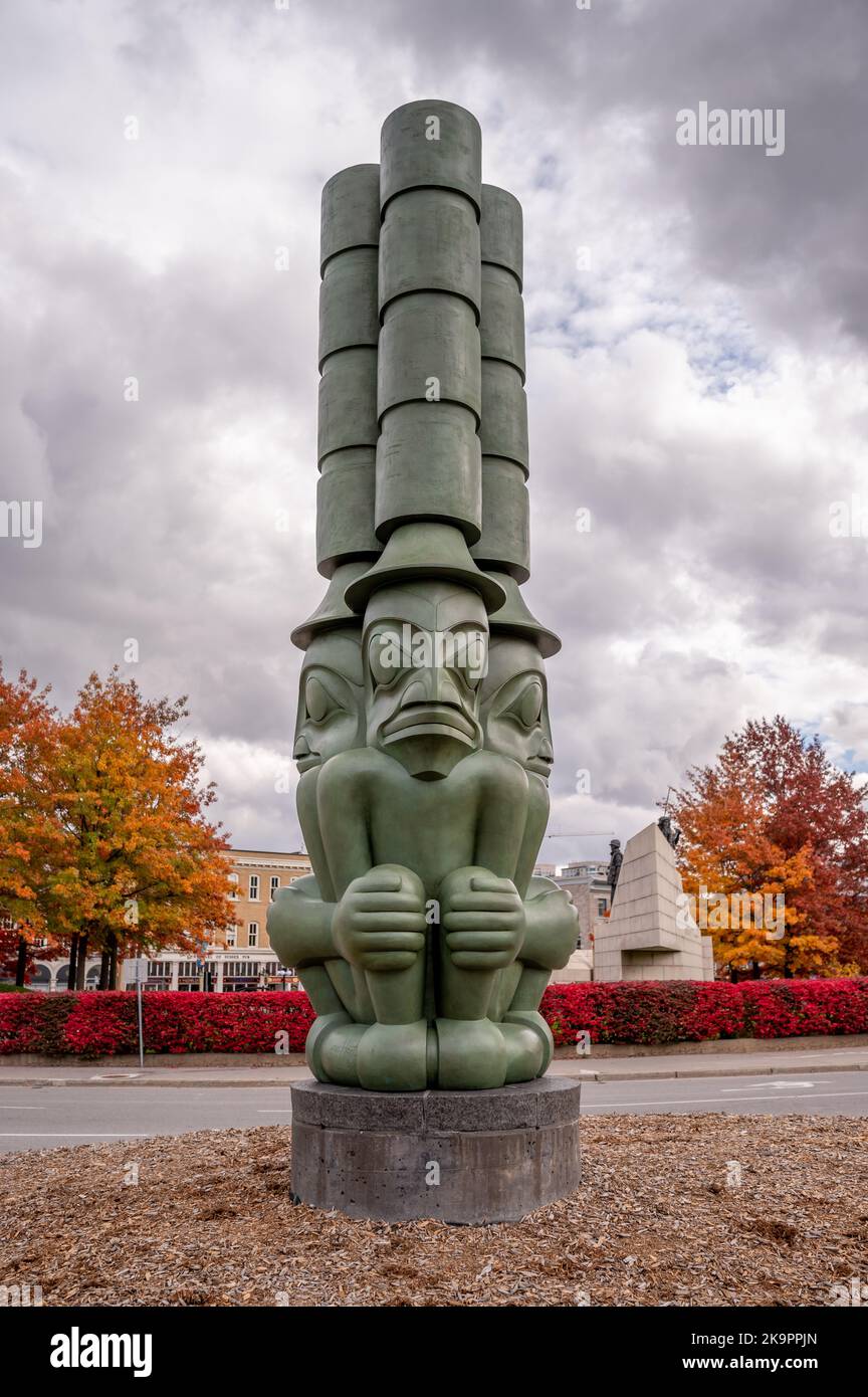 Ottawa, Ontari0 - October 19, 2022: The three watchman, a statue by ...