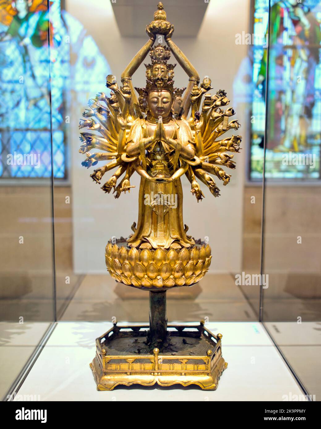 India Statue With 2 Arms And Hands