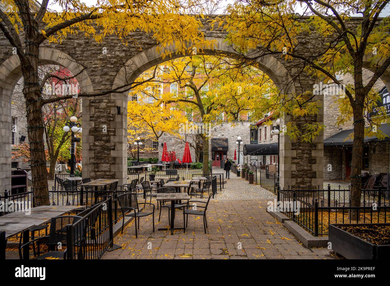 Clarendon tavern hi-res stock photography and images - Alamy