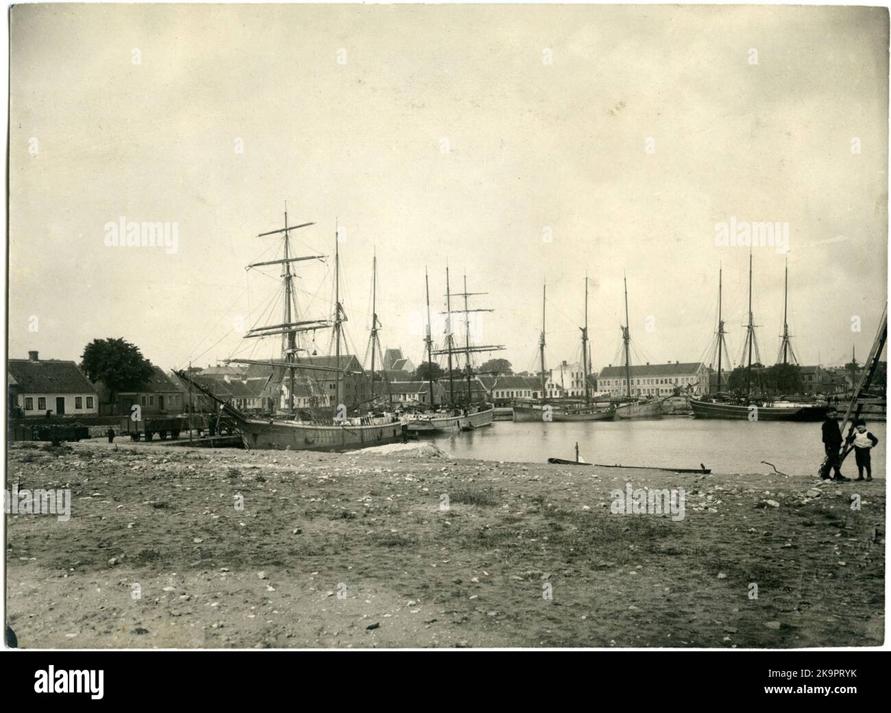 Port management Cut Out Stock Images & Pictures - Alamy