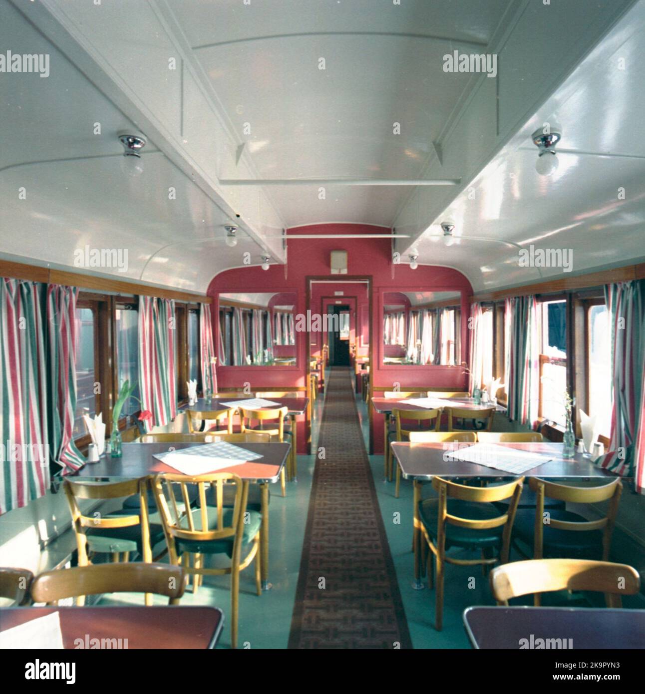 Vintage train restaurant car hi-res stock photography and images - Alamy