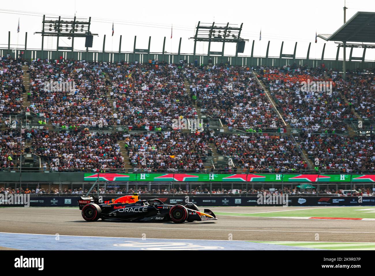 11 PEREZ Sergio (mex), Red Bull Racing RB18, action during the Formula 1 Grand Premio de la ...
