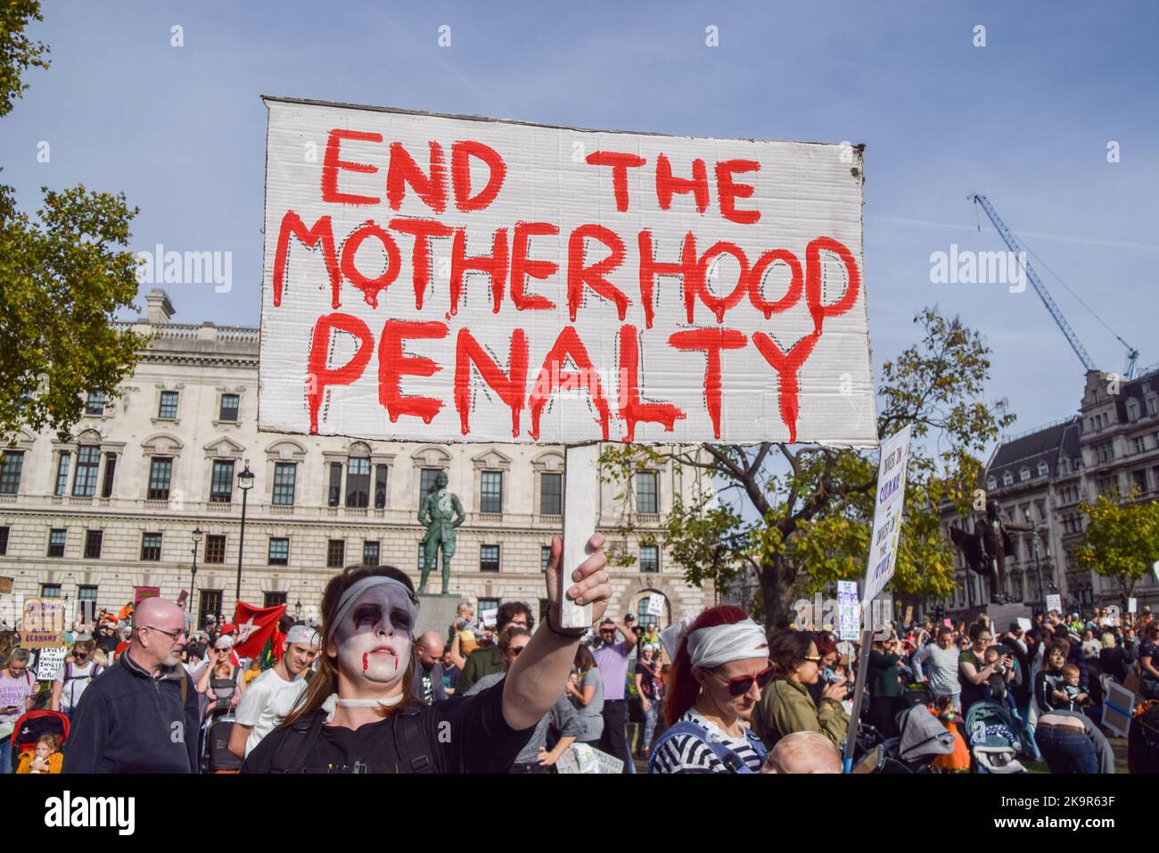 Motherhood penalty hi-res stock photography and images - Alamy