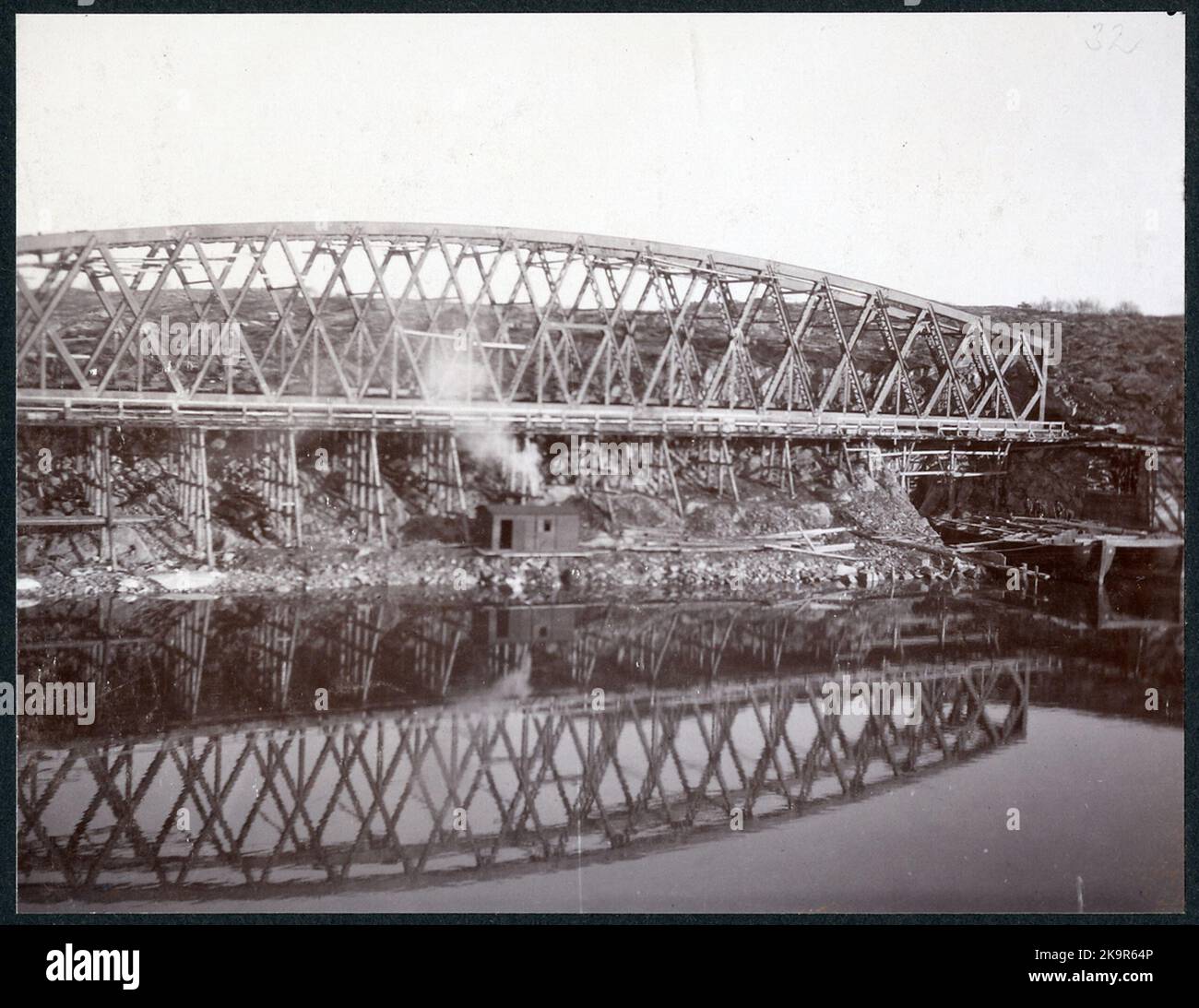 Bridge building over the river Stock Photo - Alamy