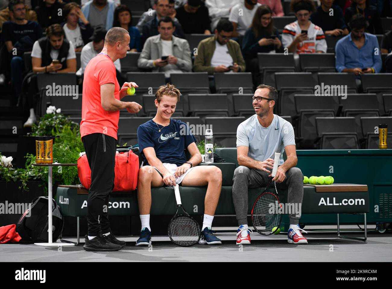 Paris, France. 29th Oct, 2022. Sebastian "Sebi" Korda and his coach ...
