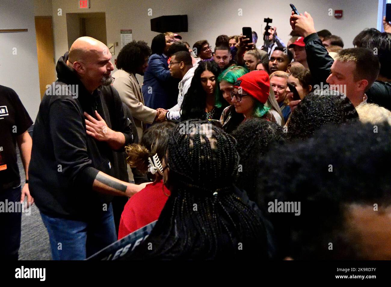 John Fetterman holds a rally for an at capacity crowd at Temple ...