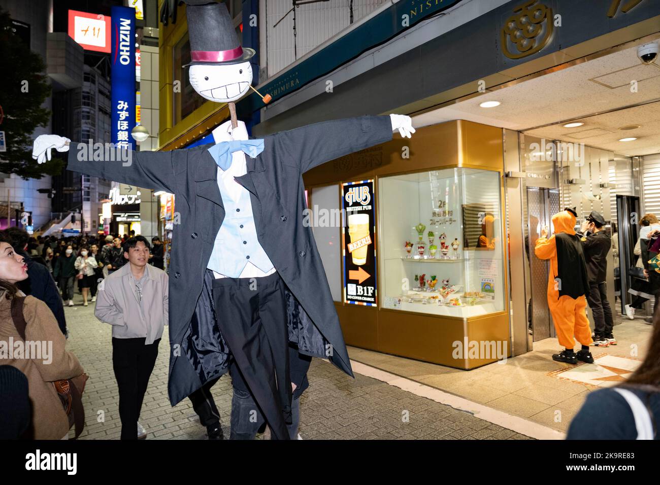 Tokyo, Japan. 29th Oct, 2022. Revelers in costume celebrate Halloween ...