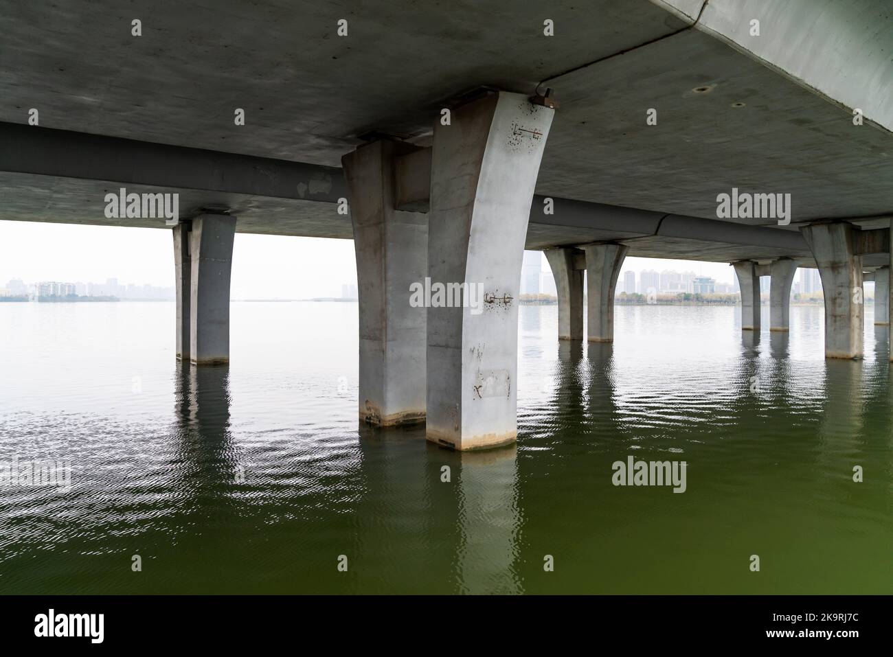 Bridge bottom view beams hi-res stock photography and images - Alamy