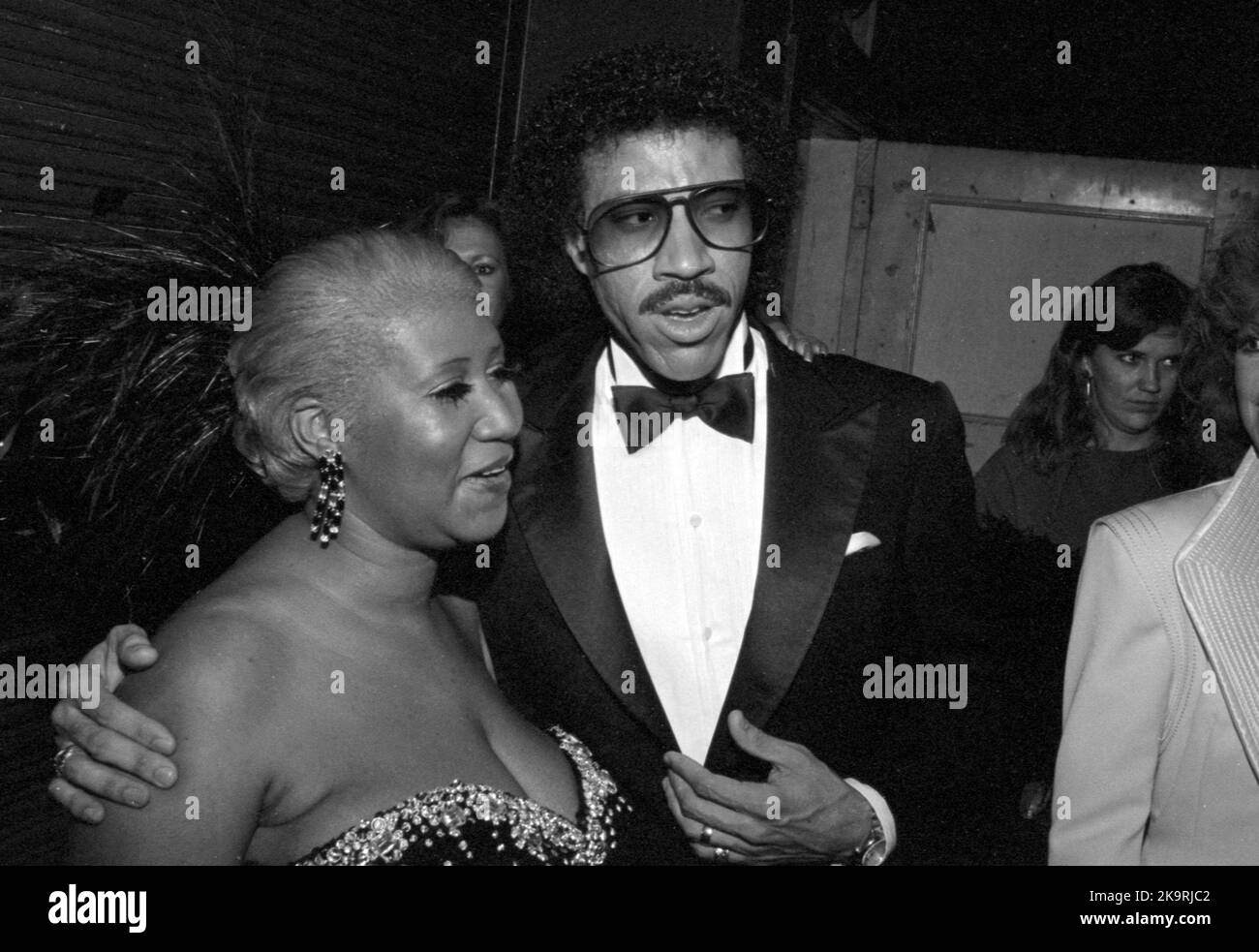 Aretha Franlkin and Lionel Richie at the 1983 American Music Awards on ...