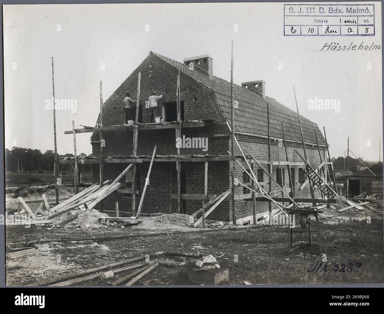 Construction of expedition building Stock Photo - Alamy