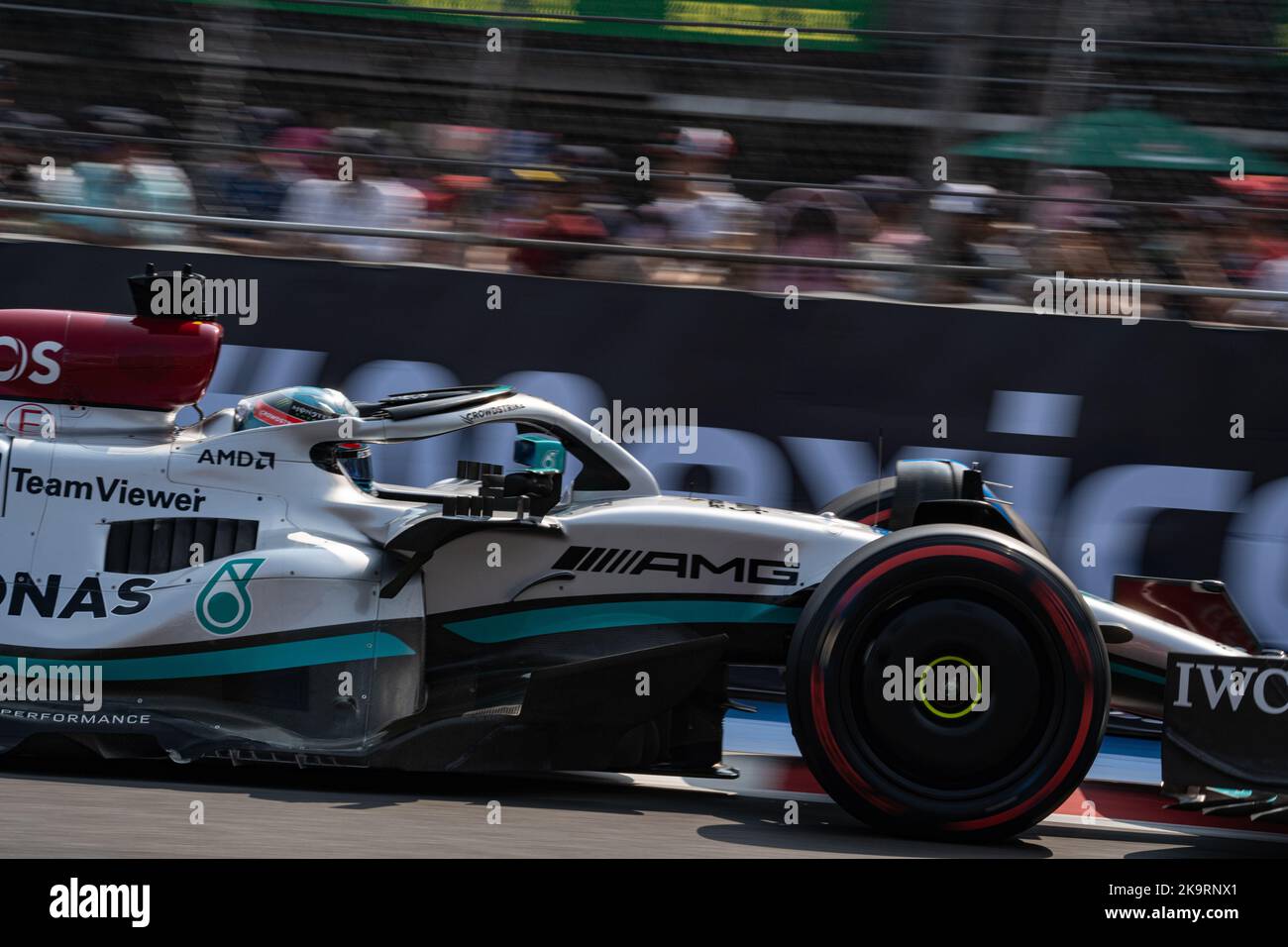 Mexico City, Mexico. 29th Oct, 2022. MercedesÕ George Russell driving ...
