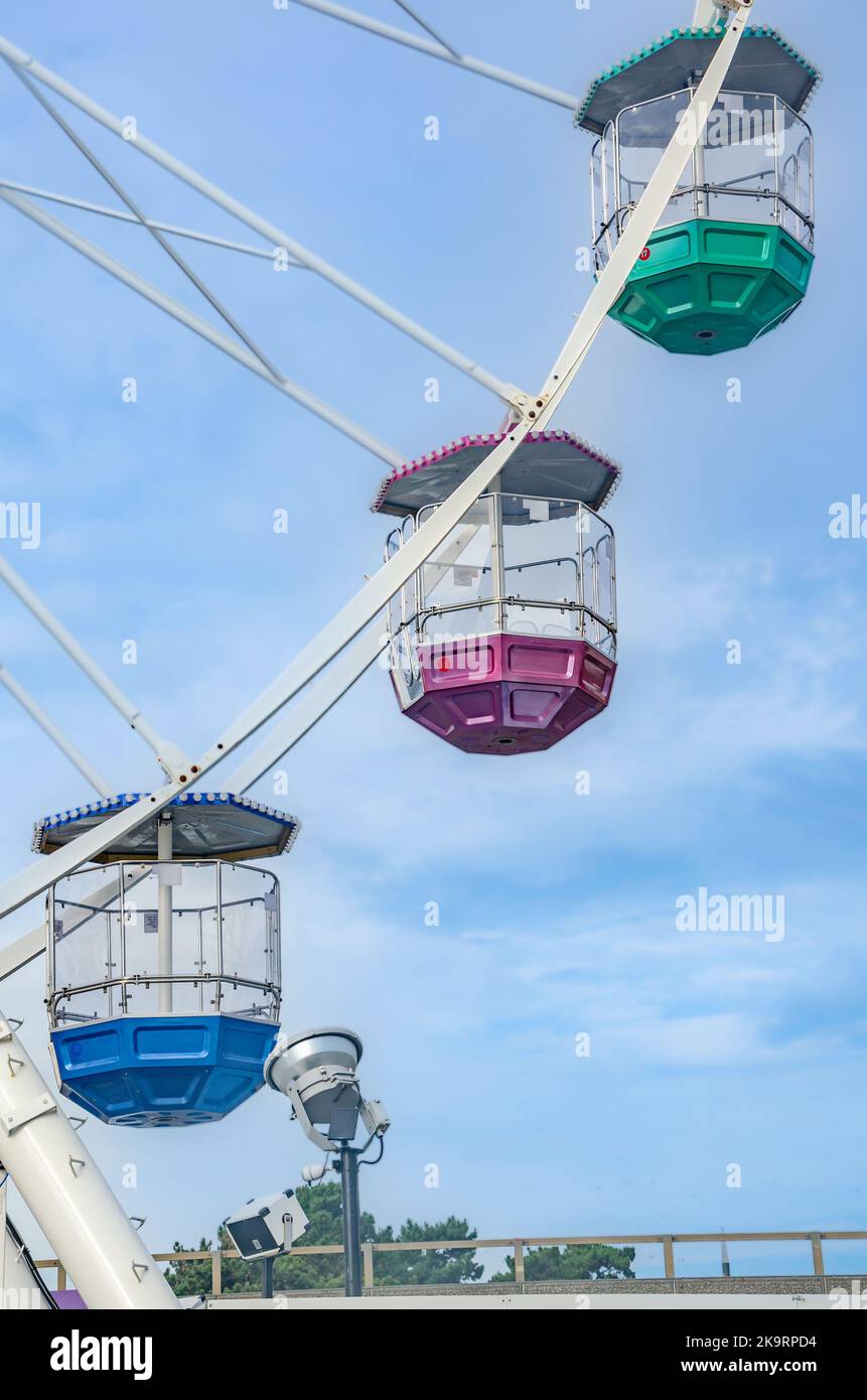 Pods on ferris wheel hi-res stock photography and images - Alamy