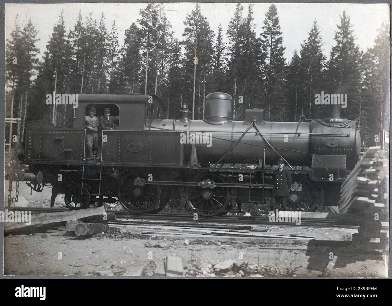Gävle - Dala Railway, GDJ Lok 47. Standes in front of the locomotive ...