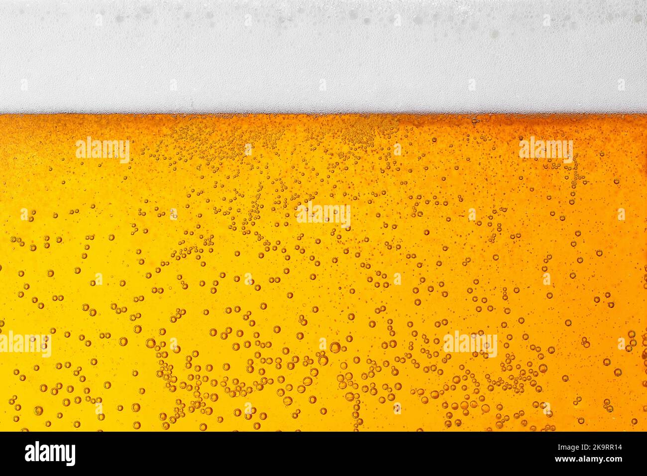 beer background texture with bubbles and foam Stock Photo - Alamy