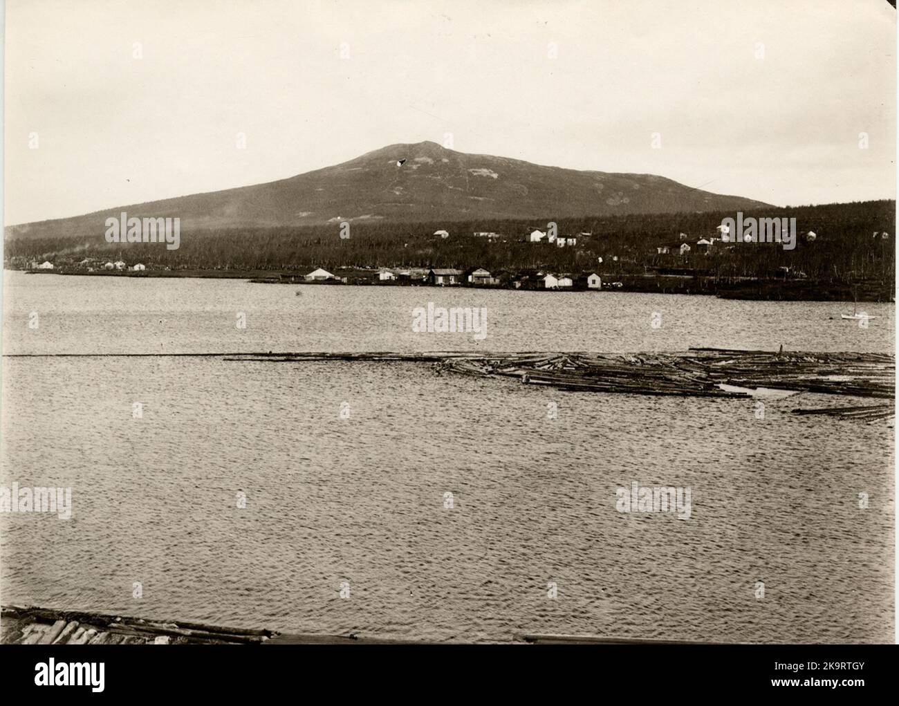 Luossajärvi Med Luossavaara Stock Photo - Alamy