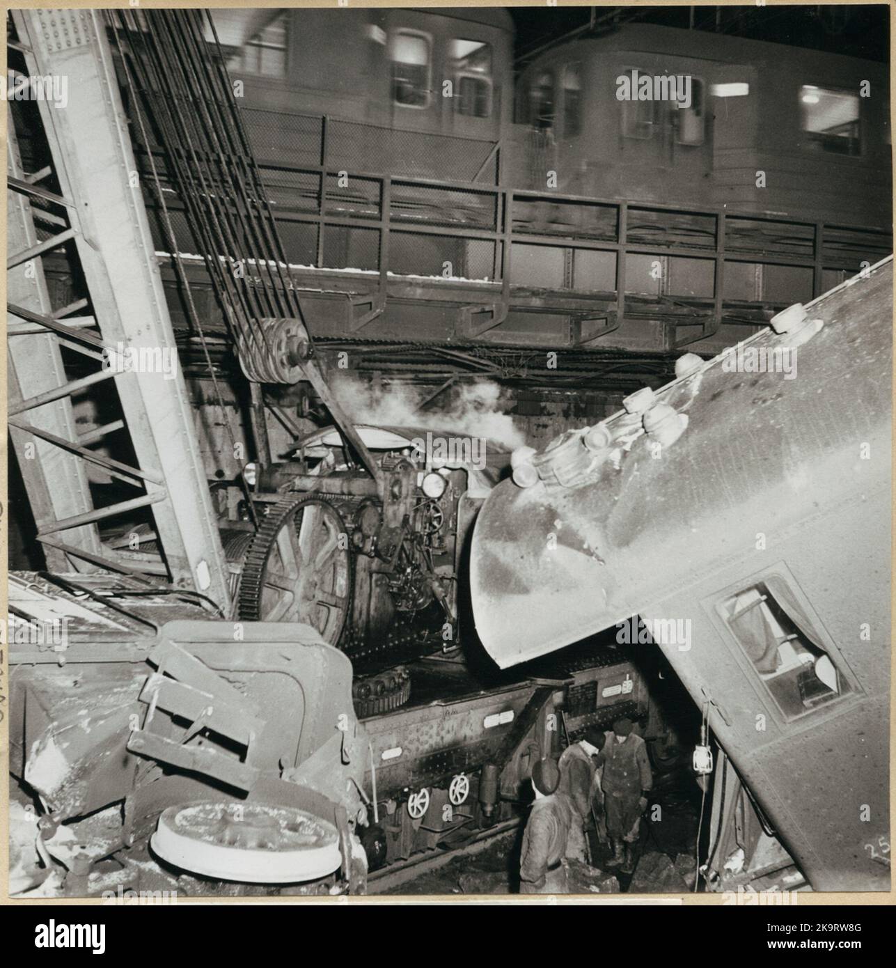 In order for the steam crane State Railways, SJ A1 "Nässjö" to arrive in a lifting position, SJ ...