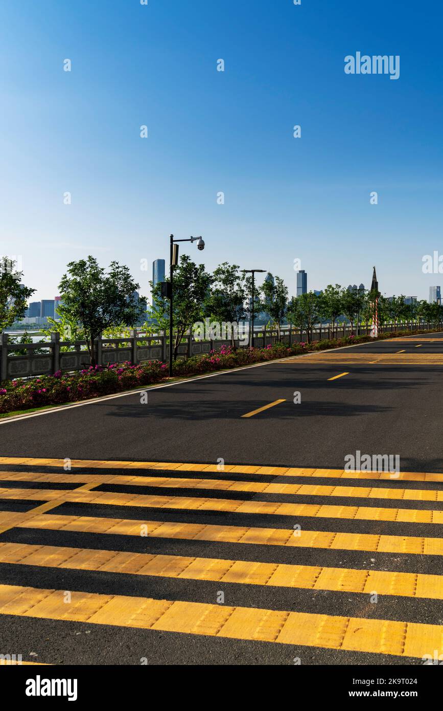 Empty city road hi-res stock photography and images - Alamy